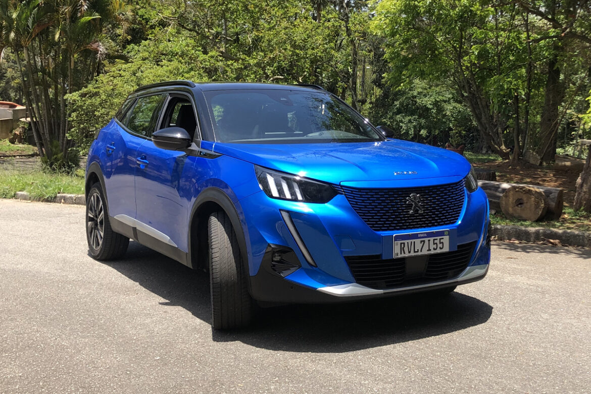 Peugeot e-2008 chega elegante e tecnológico por R$ 259.990